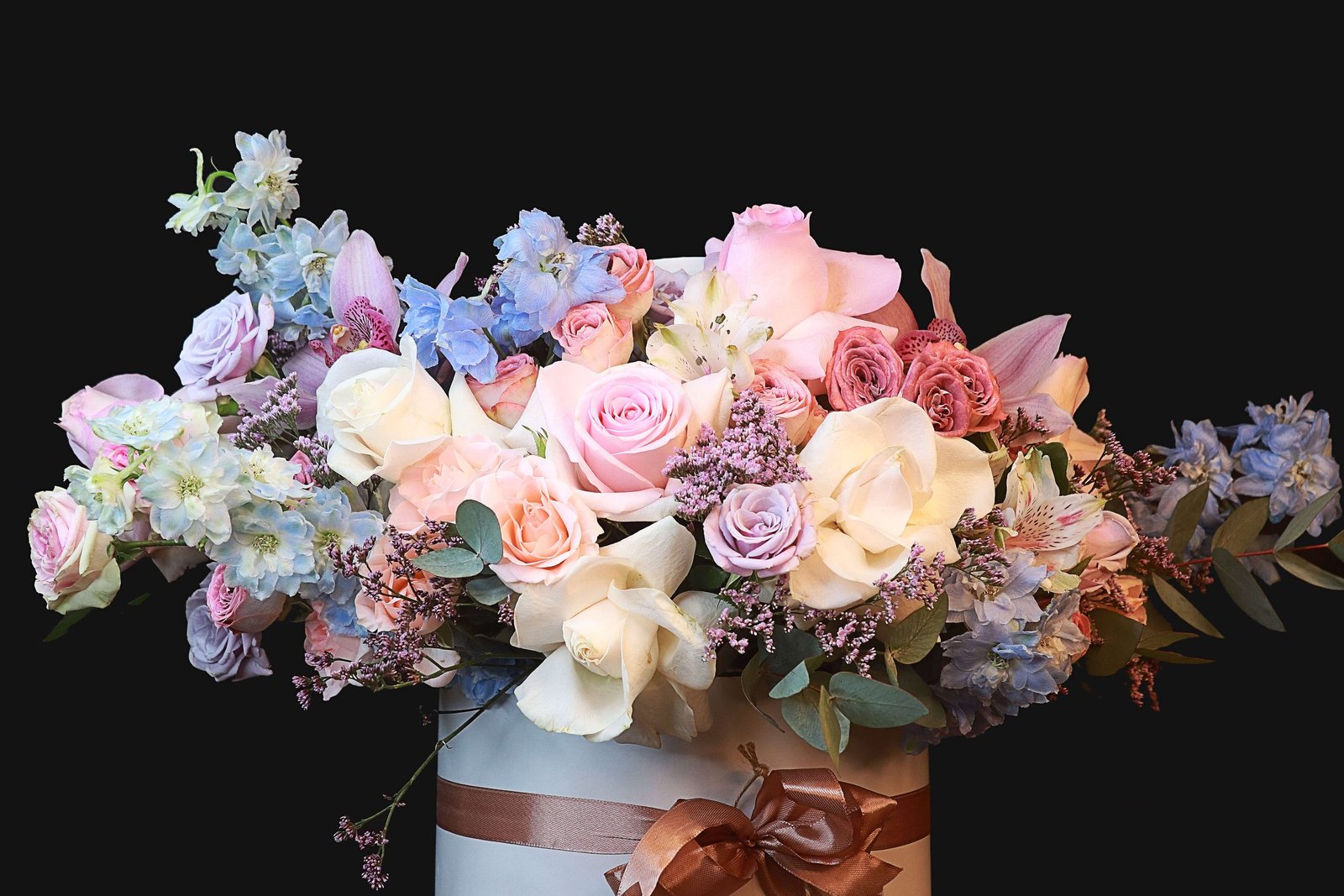 Flower Box Gift | Order For Delivery in Dubai, Sharjah, Ajman.